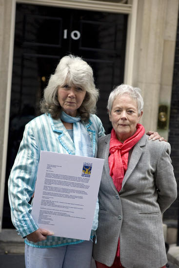 Jilly Cooper Annette Crosbie Handing Letter Editorial Stock Photo ...