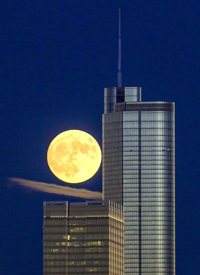 Chicago Illinois Us Brightest Supermoon Almost Editorial Stock Photo ...