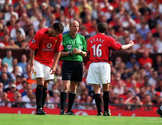 Roy Keane Manchester United Argues Referee Editorial Stock Photo ...
