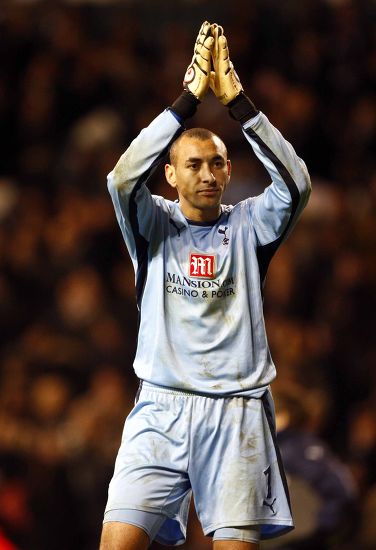 Tottenhams Brazilian Goalkeeper Heurelho Gomes Tottenham Editorial ...