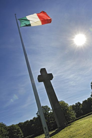 Italian Flag Cross Italian Military Cemetery Editorial Stock Photo ...