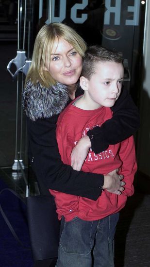Patsy Kensit Her Son James - Foto de stock de contenido editorial ...