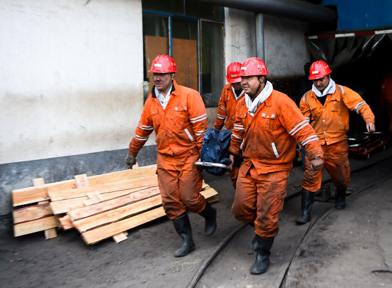 Rescuers Carry Miners Body Out Explosion Editorial Stock Photo - Stock ...