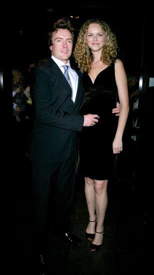 Toby Stephens His Wife Annalouise Plowman - Foto de stock de contenido ...