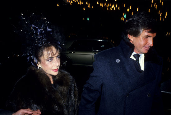 George Hamilton Elizabeth Taylor Leave Annabels Editorial Stock Photo ...