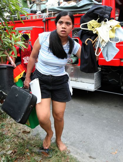 Filipino Residents Rush Save Belongings While Editorial Stock Photo ...