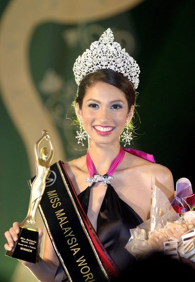Newlycrowned Miss Malaysia World 2007 Deborah Editorial Stock Photo ...
