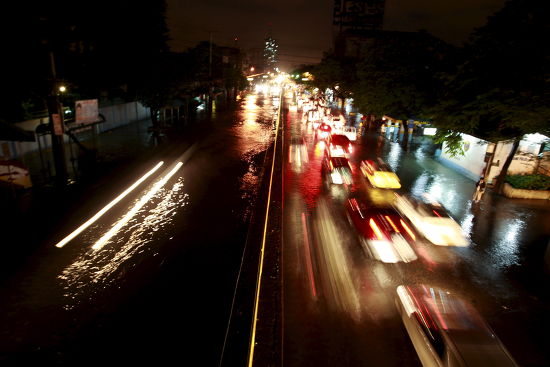 Filipino Motorists Maneuver Flooded Street Manila Editorial Stock Photo ...