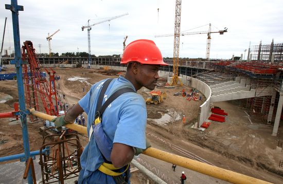 South African Construction Workers Work Moses Editorial Stock Photo ...