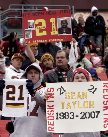 Washington Redskins Fans Seen Before Memorial Editorial Stock Photo ...