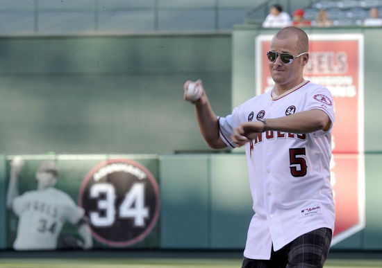 Jon Wilhite Throws Out First Pitch Editorial Stock Photo - Stock Image ...