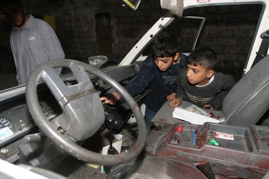 Palestinian Boys Look Inside Israeli Van Editorial Stock Photo - Stock ...