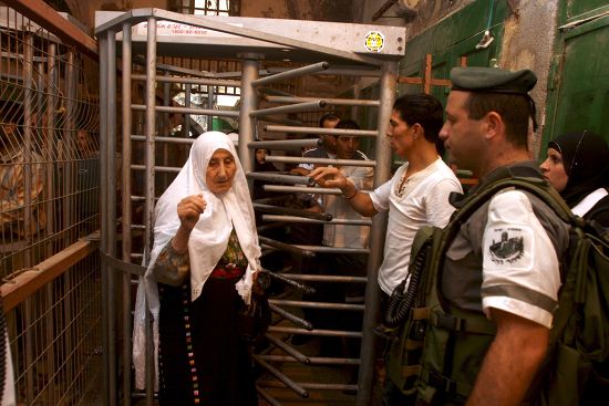 Israeli Border Guard Keeps Watch Checkpoint Editorial Stock Photo ...