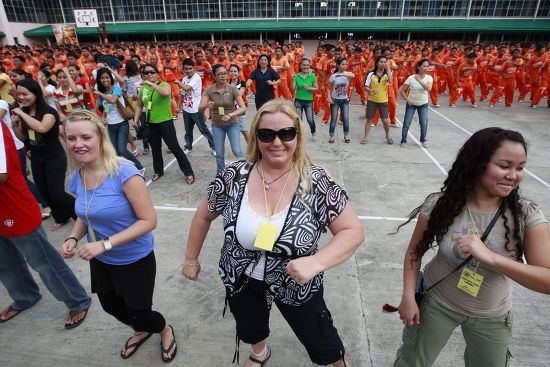 Tourists Dance Filipino Inmates Performing Front Editorial Stock Photo ...