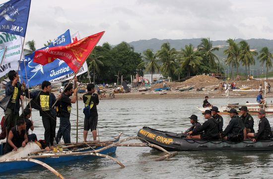 Members Filipino Fisherfolk Organization Holding Protest Editorial ...