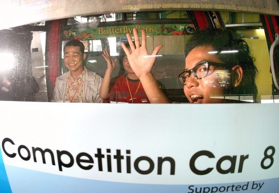 Singapores Harnina Kahlim R Waves His Editorial Stock Photo - Stock ...