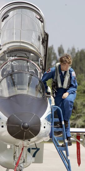 Sts114 Nasa Flight Crew Arrives Kennedy Editorial Stock Photo - Stock ...
