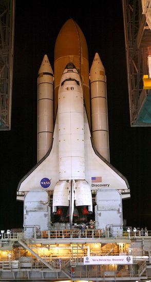 Space Shuttle Discovery Viewed Inside Vab Editorial Stock Photo - Stock ...