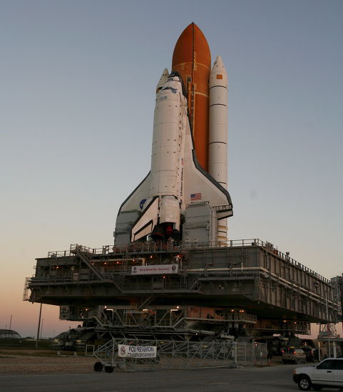 Space Shuttle Discovery Approaches Pad 39b Editorial Stock Photo ...