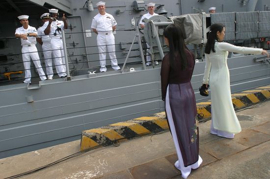 Vietnamese Girls Pose American Seaman Aboard Editorial Stock Photo ...