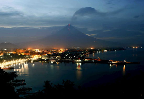 Lava Cascades Down Slope Mayon Volcano Editorial Stock Photo - Stock ...