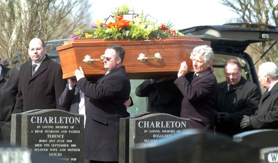 George Bests Father Dickies Coffin Arrives Editorial Stock Photo ...