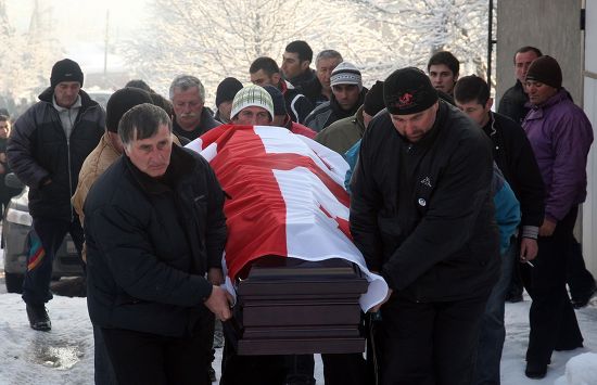 Georgian People Carry Coffin Body 21yearold - Foto de stock de ...