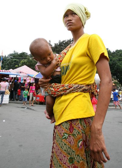 Filipino Beggars Loiter Baclaran Pasay City Editorial Stock Photo ...