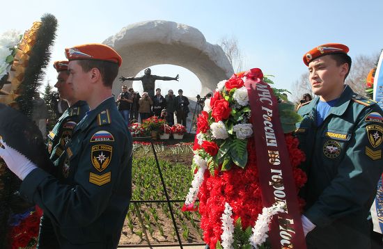 Russian Servicemen Ministry Emergencies Lay Wreaths Editorial Stock ...