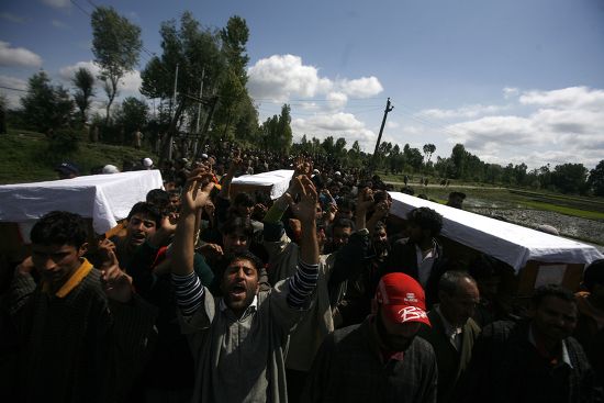 Kashmiri Muslims Shout Slogans They Carry Editorial Stock Photo - Stock ...