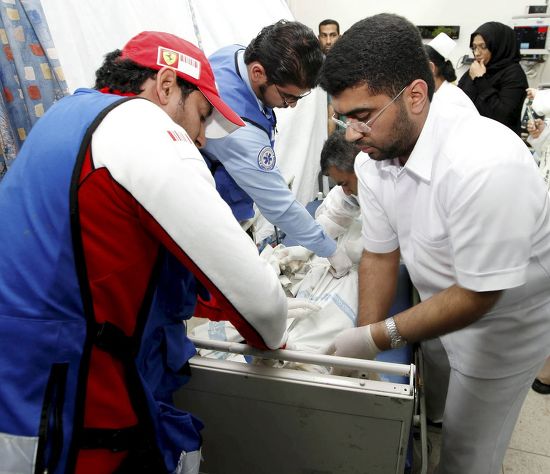 Morgue Staff Bahrains Salmaniya Medical Complex Editorial Stock Photo ...