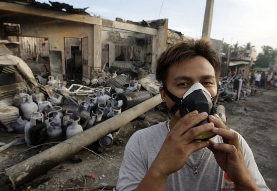 Filipino Resident Wear Gas Mask Scene Editorial Stock Photo - Stock ...