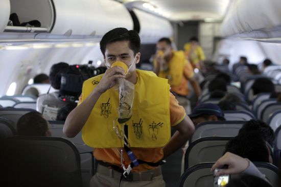 Cebu Pacifics Dancing Flight Attendants Take Editorial Stock Photo ...