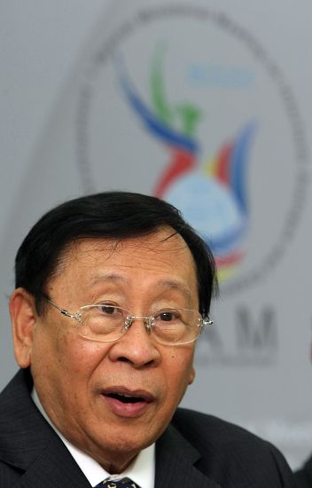 Philippine Foreign Affairs Secretary Alberto Romulo Editorial Stock ...