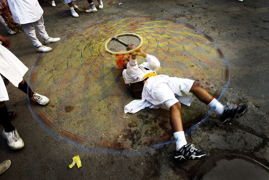 Sikh Boy Displays His Skills Chakkar Editorial Stock Photo - Stock ...
