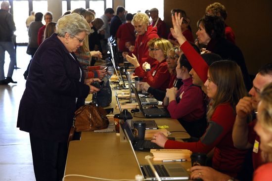 People Register Before Participating Kansas Caucus Editorial Stock ...