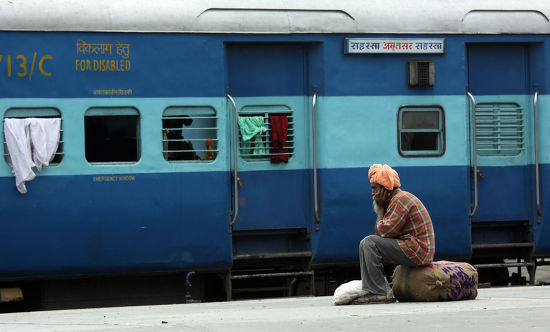 Stranded Passenger Waits Near Stranded Train Editorial Stock Photo ...