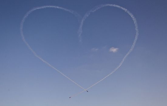 Israeli Stunt Pilots Draw Heart Shape Editorial Stock Photo - Stock ...