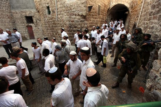 Israeli Soldiers Guard Jewish Settlers They Editorial Stock Photo ...