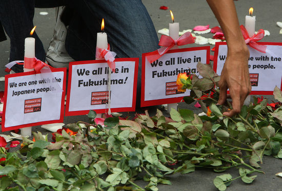 Filipino Lays Flowers Candles Messages Sympathy Editorial Stock Photo ...