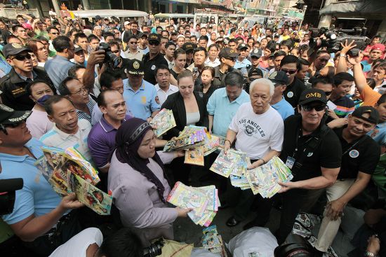 Manila Mayor Alfredo Lim 3rdr Optical Editorial Stock Photo - Stock ...