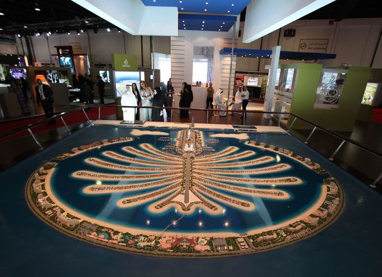 Visitors Inspect Palm Island Project Nakheel Editorial Stock Photo ...