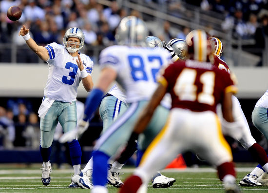 Dallas Cowboys Quarterback Jon Kitna Passes Editorial Stock Photo ...