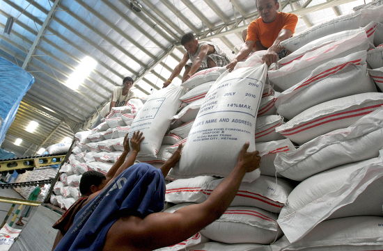 Filipino Warehousemen Unload Rice Vietnam National Editorial Stock ...