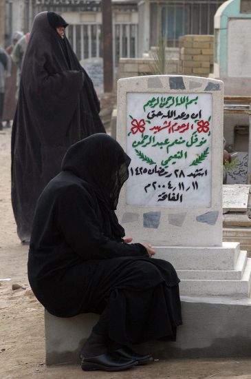 Iraqi Woman Visits Grave Relative Who Editorial Stock Photo - Stock ...