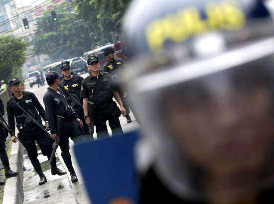 Riot Elite Police Block Filipino Protesters Editorial Stock Photo ...