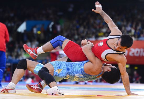 Shujin Li China Red Wrestles Vyugar Editorial Stock Photo - Stock Image ...