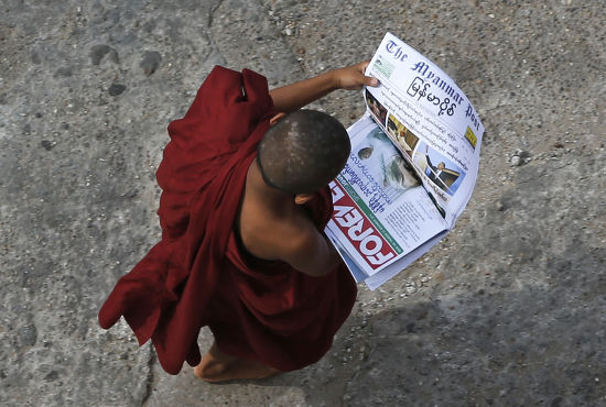 Buddhist Monk Reads Newspaper News Photos Editorial Stock Photo - Stock ...