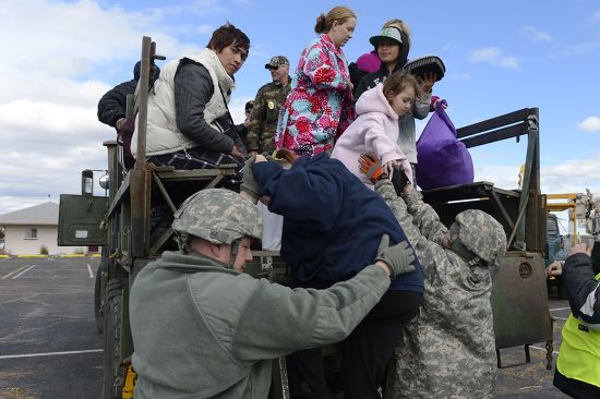 Us Army National Guard Personnel Help Editorial Stock Photo - Stock ...