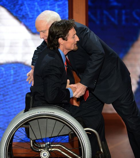 Arizona Senator John Mccain B Hugs Editorial Stock Photo - Stock Image ...